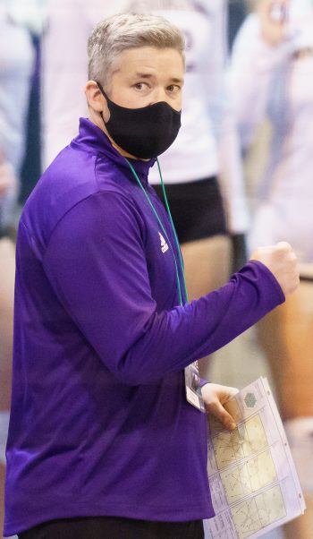 No wigging out: Final 4 NCAA coaches -- Sheffield, Elliott, Skinner ...