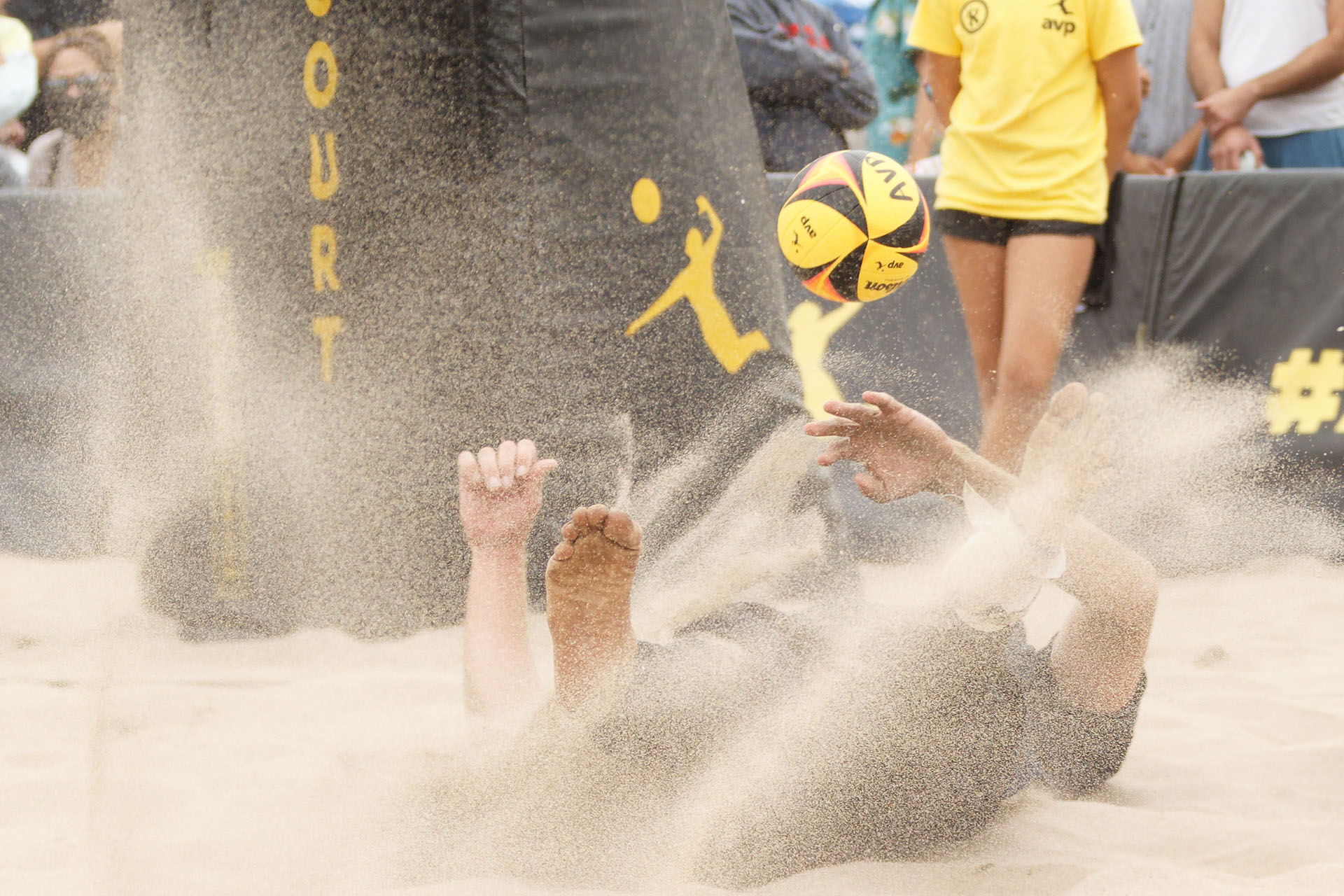 The best photos from a great Sunday at the AVP Manhattan Beach Open ...