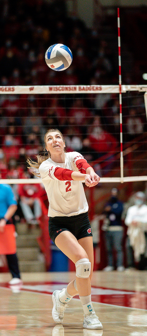 Hilley running the show like "a maestro" for Wisconsin as Badgers win ...