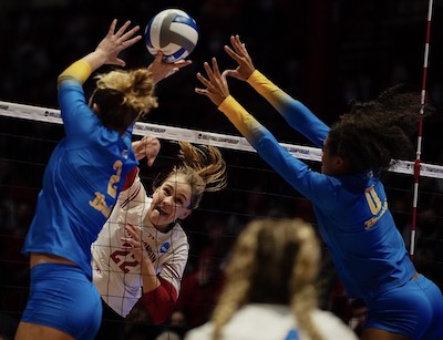 Wisconsin sweeps UCLA, Minnesota ousts Baylor in five to set up big B1G ...