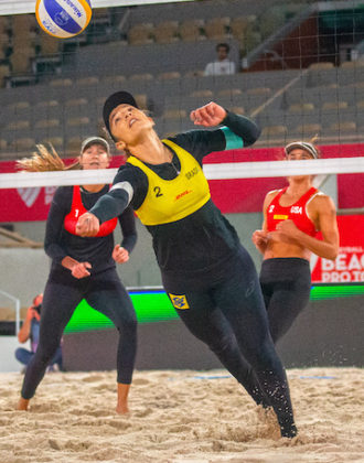 Kloth-Nuss, Cheng-Flint win matches Thursday at VW Beach Paris Elite 16 ...