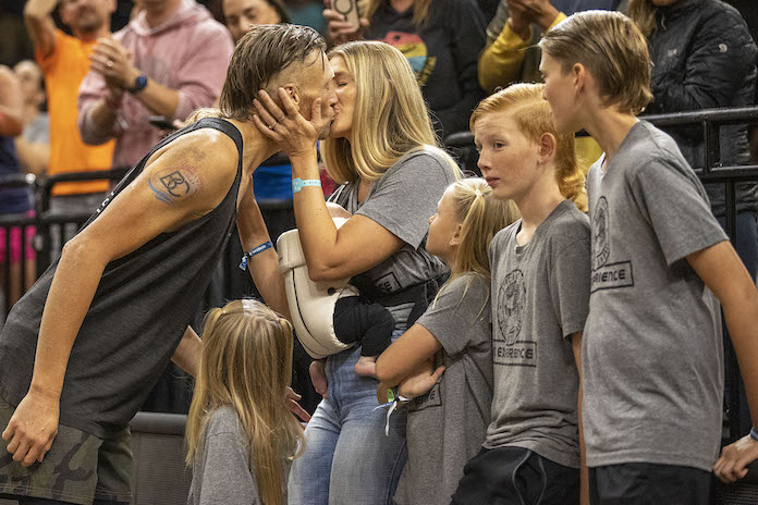 AVP Phoenix provides poetic endings for Crabb-Sander, Kloth-Nuss