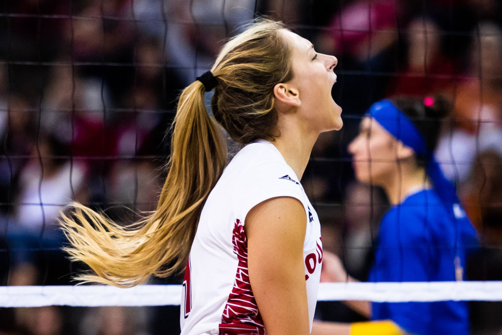 Title tilt: Louisville, Chaussee take on Texas in last volleyball match ...