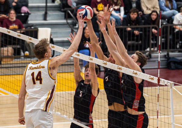 NCAA men's volleyball: Loyola sweeps Lewis; PFW, King win; Friday's ...