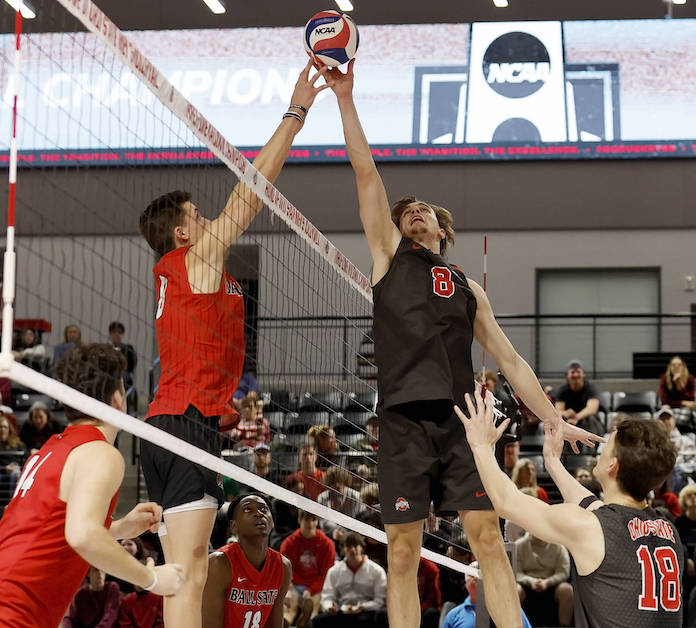 Hawai'i rebounds with men's volleyball sweep of LBSU, PFW upsets Loyola ...