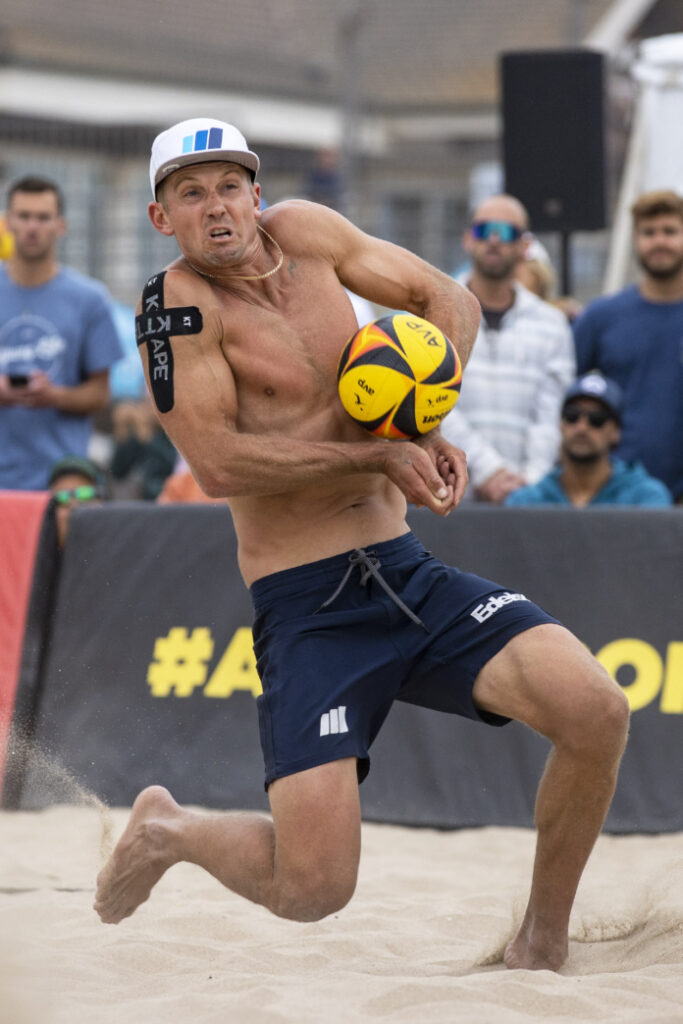 AVP Huntington Beach: Few surprises as 7 of top 8 seeds into Saturday's ...
