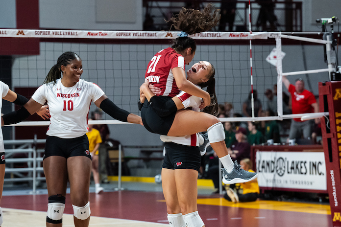 NCAA: Igiede, UH top USD; Creighton beats Purdue; upset victims bounce back - Volleyballmag.com