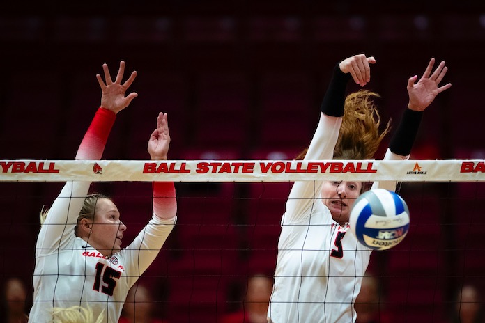 WSU sweeps Washington; Arizona St. stays unbeaten; Minnesota, Iowa St ...