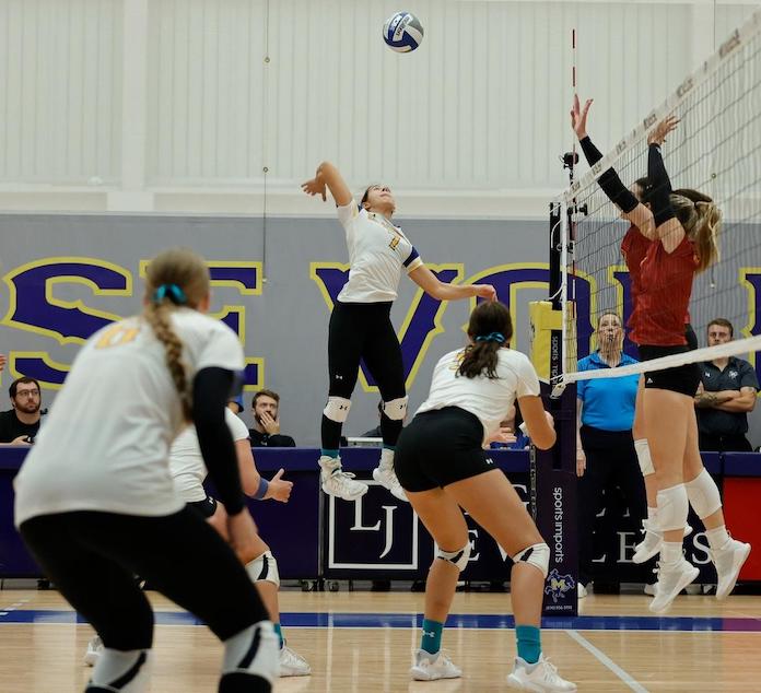 NCAA volleyball: Stanford, Baylor win; Horizon opens play; big comeback ...