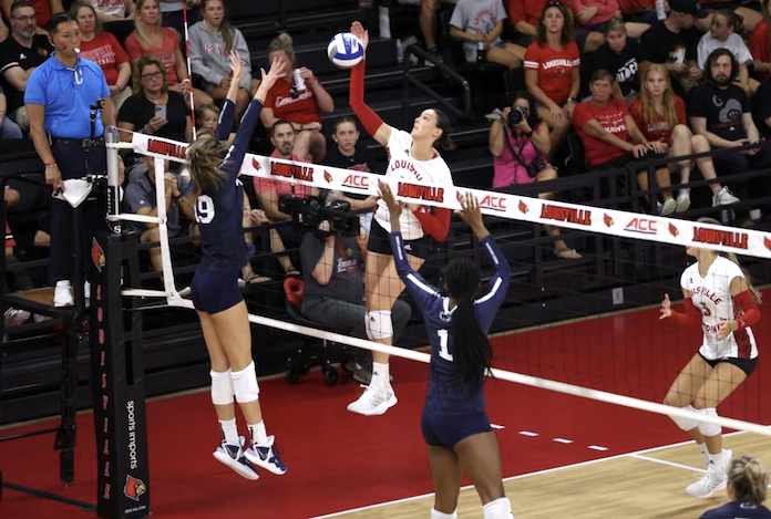 Sweeps for Louisville, Tennessee; UCLA upsets UH; GT, Baylor, Creighton ...