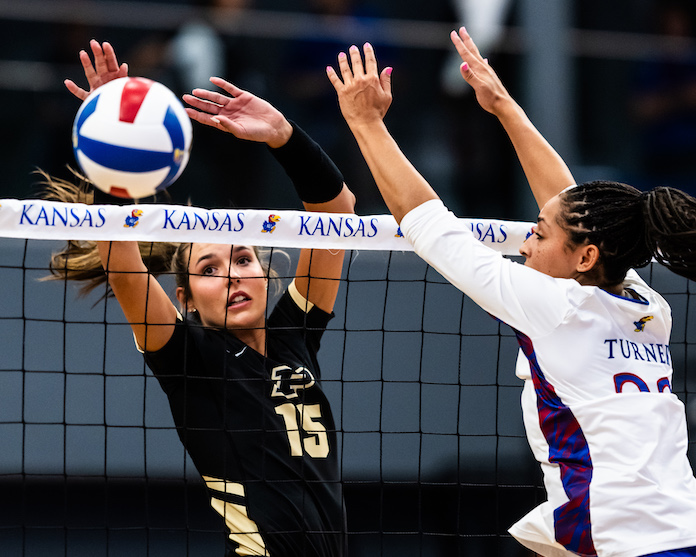 Wisconsin sweeps Arkansas; Oregon, BYU, Tennessee, Purdue win ...