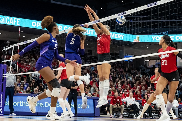 Texas escapes TCU; Wisconsin, Nebraska, Purdue, Pitt all win; Saint ...