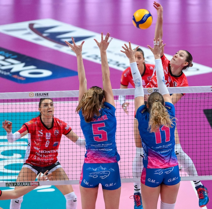 Women’s pro volleyball report: Mims, Keene lead Nantes into first in ...